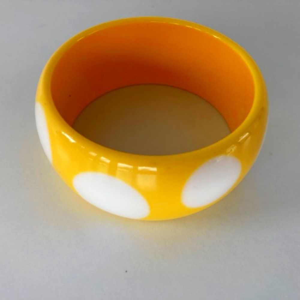 Vintage 1950s Yellow And White Polka Dot Bakelite Bra… - Gem